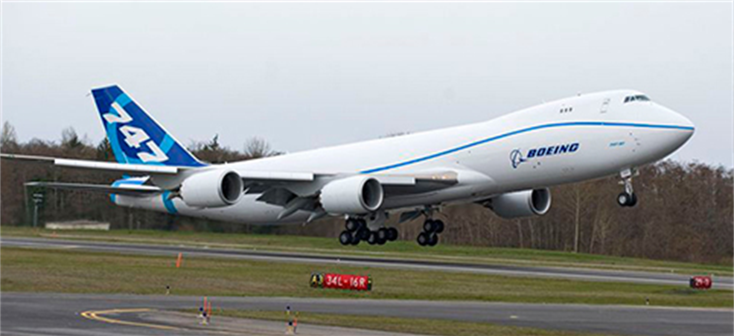BOEING B747-8